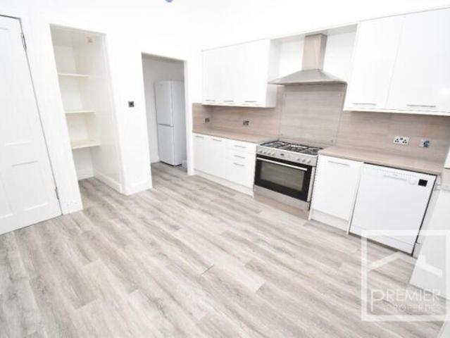 4 bedroom flat for rent in Paisley Road West, Glasgow, G51