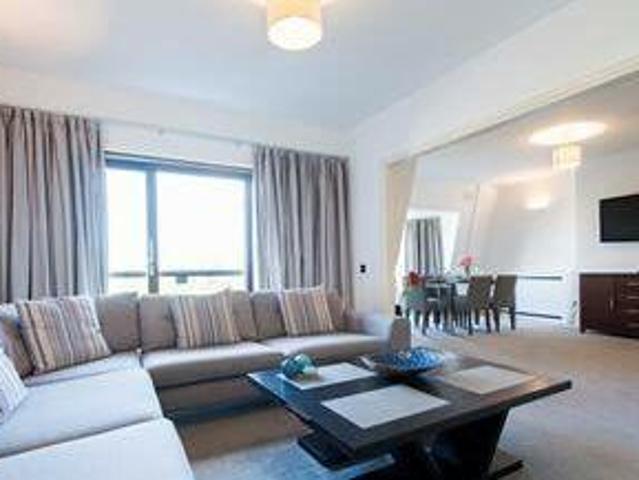 4 Bedroom Flat For Rent In Park Road, Regents Park