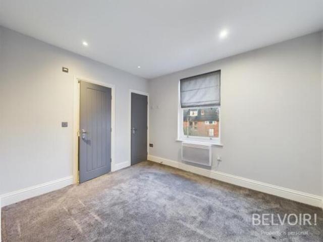 4 bedroom flat for rent in Parkfield Road, Aigburth, Liverpool, L17