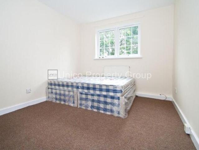 4 bedroom flat for rent in Parnell Road, London, E3