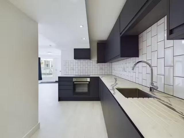 4 bedroom flat for rent in Passage Road, Bristol, BS9