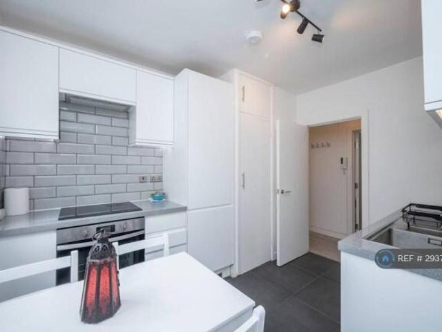 4 bedroom flat for rent in Patterdale, London, NW1
