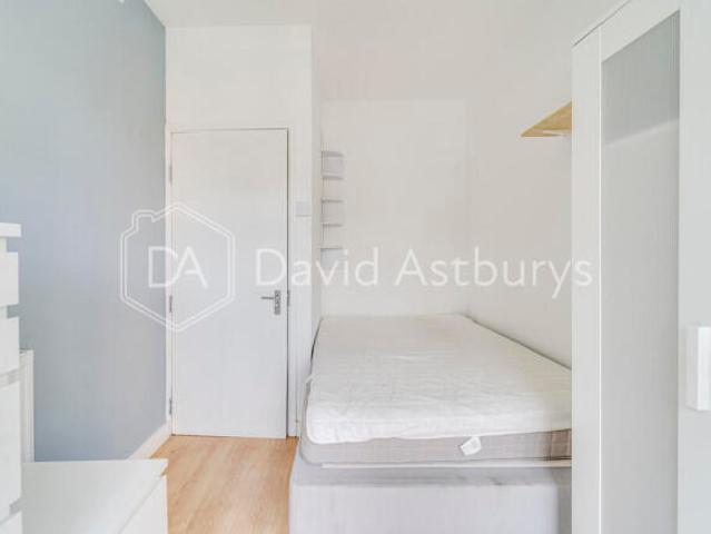 4 bedroom flat for rent in Peckwater Street, Kentish Town, London, NW5