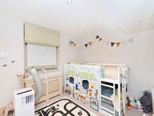 4 bedroom flat for rent in Petersham Mews, SW7
