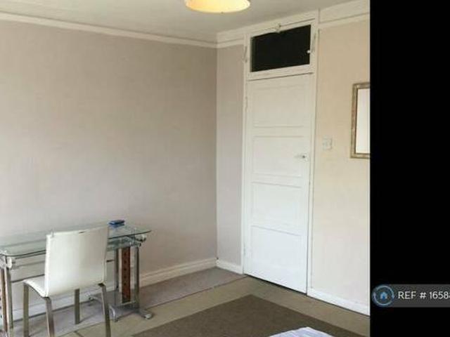 4 bedroom flat for rent in Pirbright House Kingston Upon Thames KT2