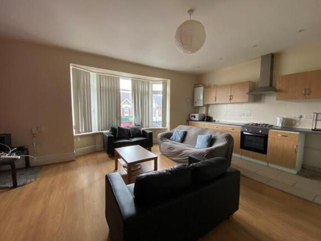4 bedroom flat for rent in Portswood Road, Southampton, SO17