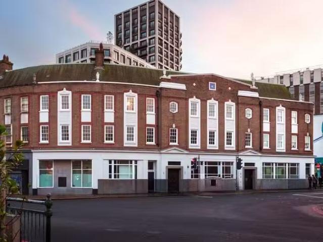 4 bedroom flat for rent in Preston Circus, Brighton, BN1