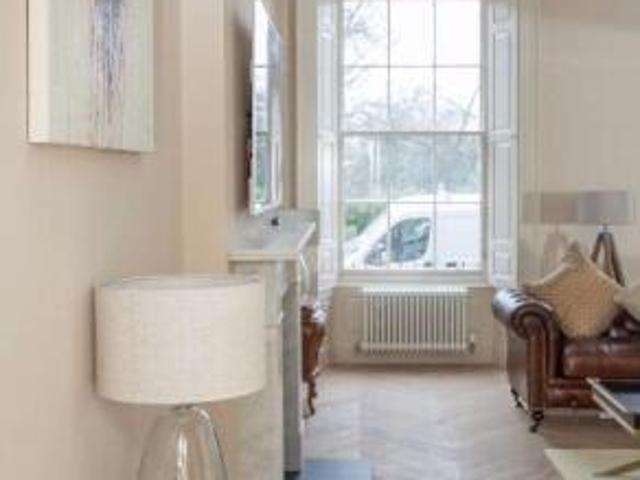 4 bedroom flat for rent in Queen Street, New Town, Edinburgh, EH2