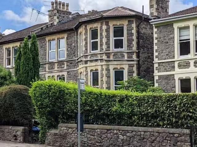 4 bedroom flat for rent in Redland Grove Top – Ref: 196, BS6