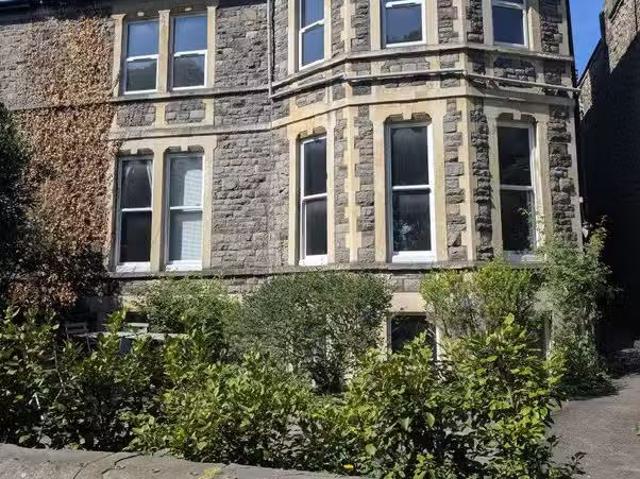 4 bedroom flat for rent in Redland Grove Top – Ref: 196, BS6