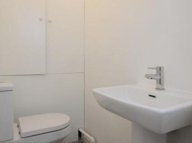 4 bedroom flat for rent in Scholefield Road, Archway, N19