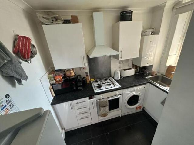 4 bedroom flat for rent in Shalford House No Living Room, SE1