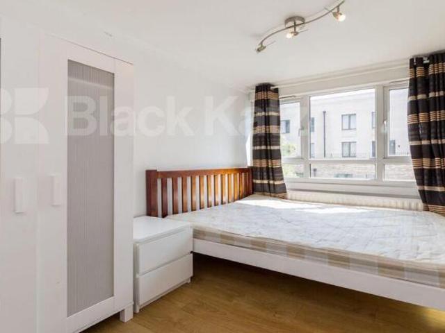 4 bedroom flat for rent in Shalfleet Drive, Ladbroke Grove W10