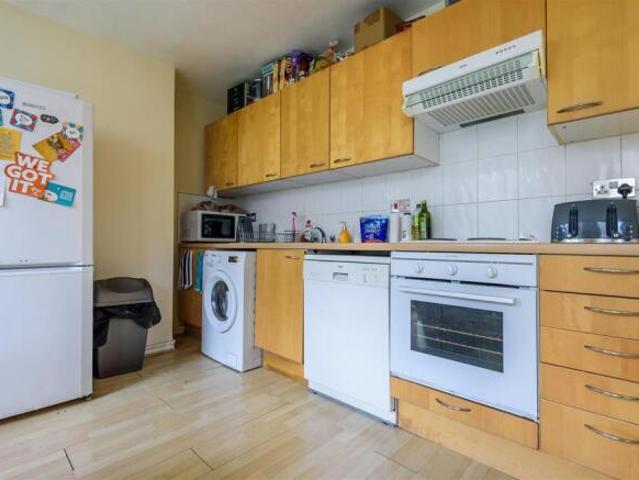 4 bedroom flat for rent in Sherfield Gardens, SW15