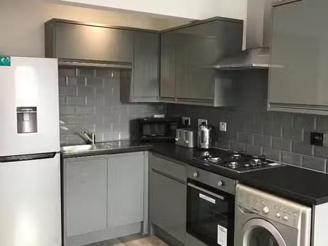 4 bedroom flat for rent in Smithdown Road, Liverpool, Merseysi.