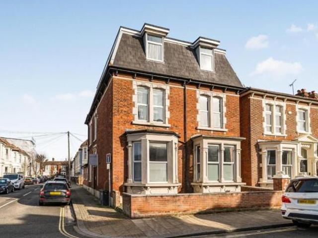 4 bedroom flat for rent in St Edwards Road, Southsea, PO5