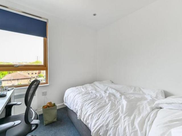4 bedroom flat for rent in St Pancras Way, King's Cross, London, NW1