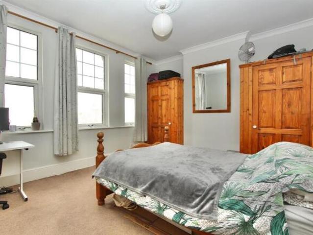 4 bedroom flat for rent in Stamford Hill, N16