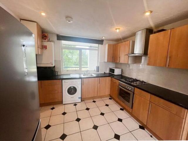 4 bedroom flat for rent in Stebondale Street, London, E14