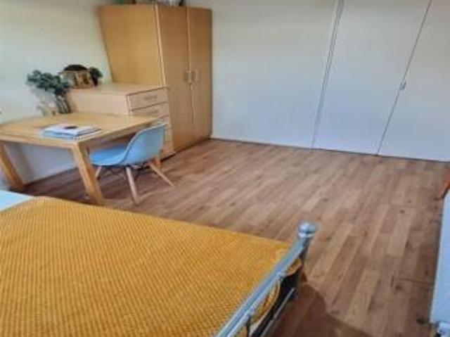 4 bedroom flat for rent in Stepney Green, London, E1