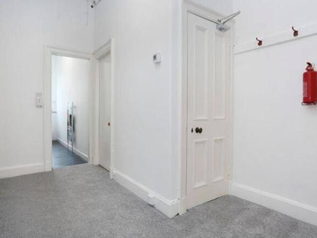 4 bedroom flat for rent in Strathearn Road, Edinburgh, EH9