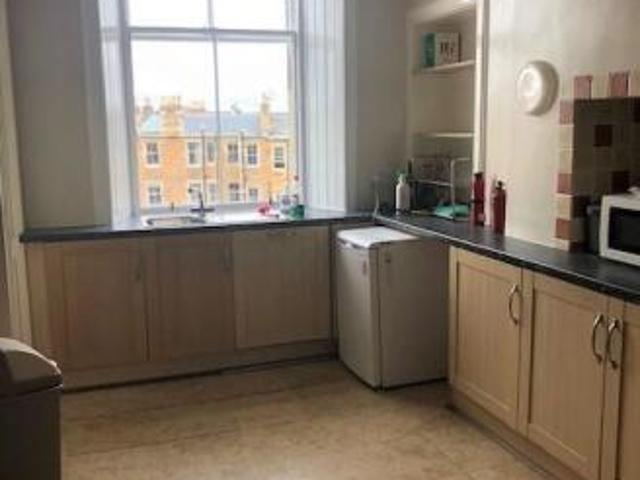 4 bedroom flat for rent in Strathearn Road, Edinburgh, EH9