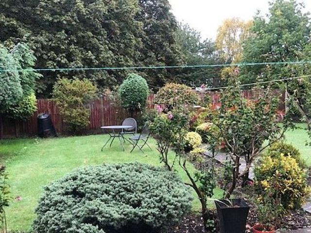 4 bedroom flat in West Bromwich