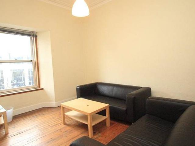 4 bedroom flat in Edinburgh