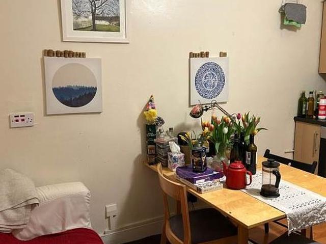 4 bedroom flat in Glasgow