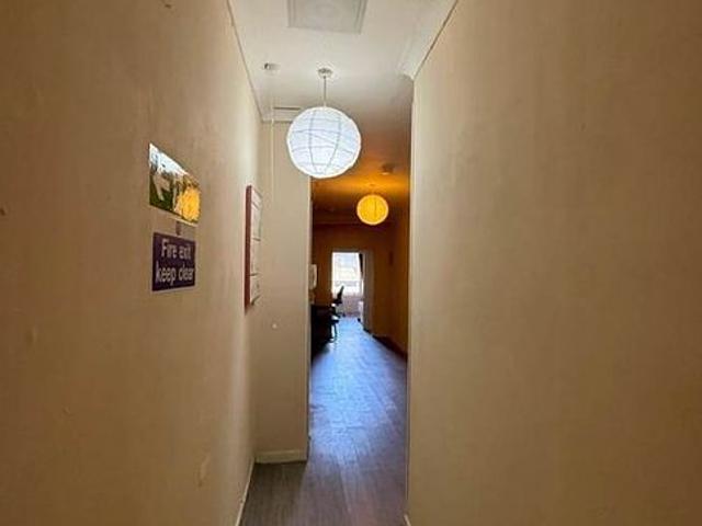 4 bedroom flat in Glasgow