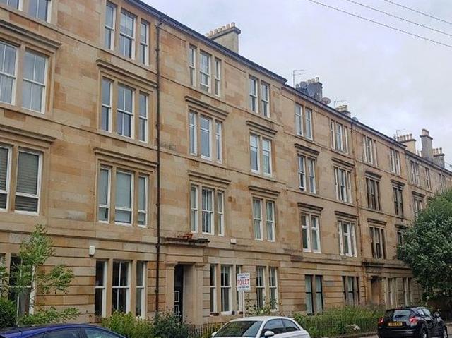 4 bedroom flat in Glasgow
