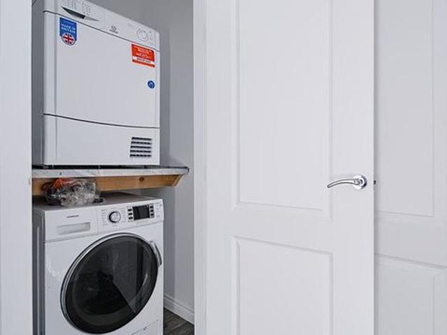 4 bedroom flat in Isleworth