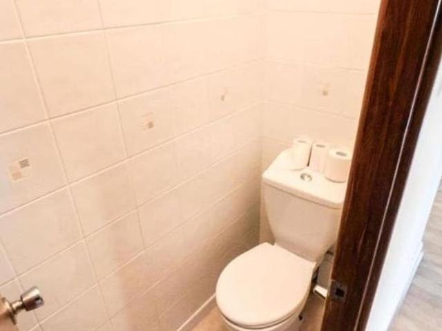 4 bedroom flat in London