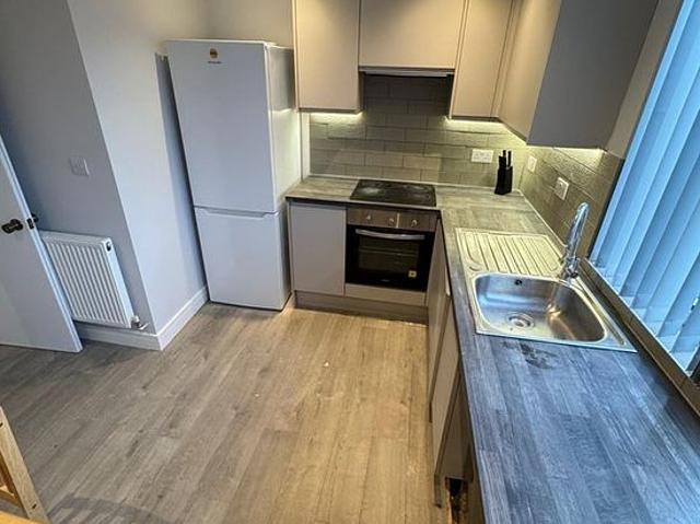 4 bedroom flat in London