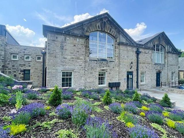 4 bedroom flat in Sheffield