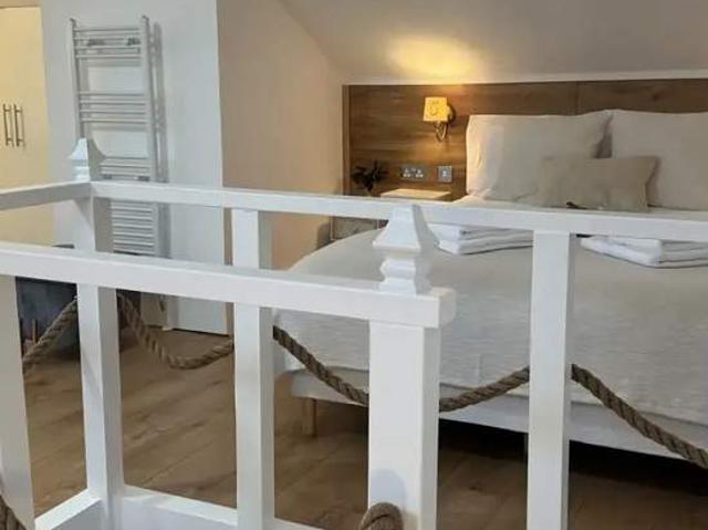 4 bedroom flat in Sheffield