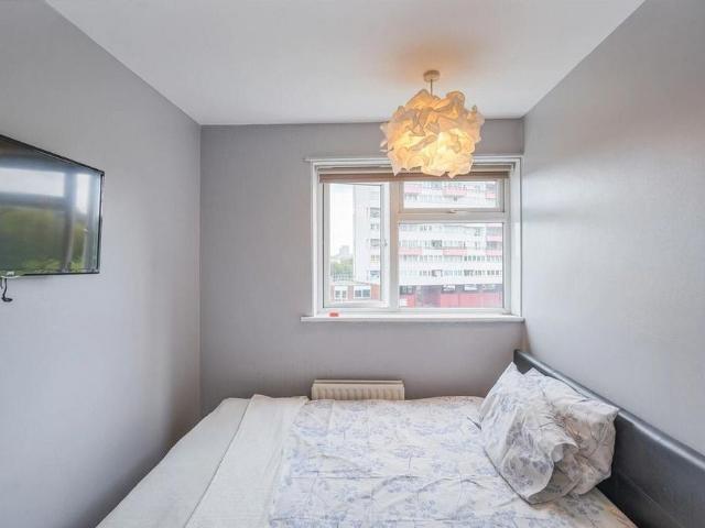 4 bedroom flat share to rent