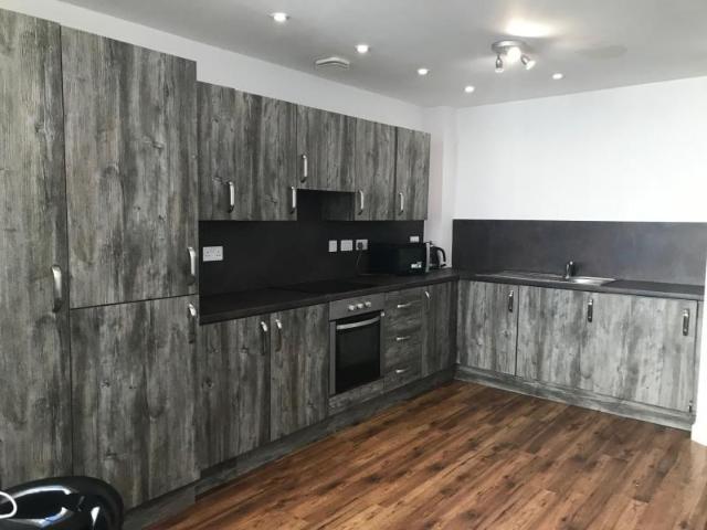 4 bedroom flat share to rent
