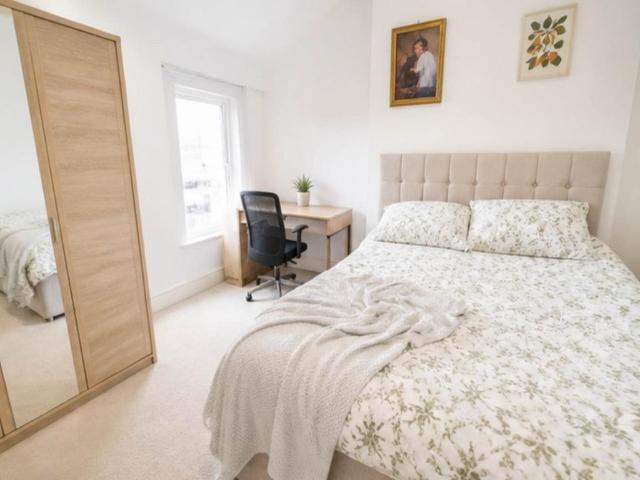 4 bedroom flat share to rent