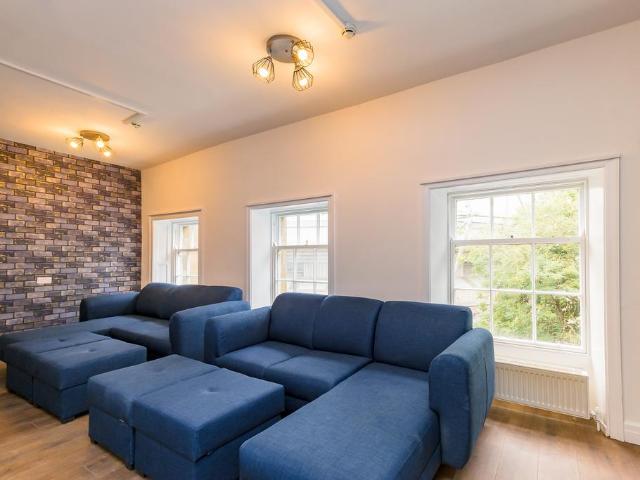 4 bedroom flat share to rent