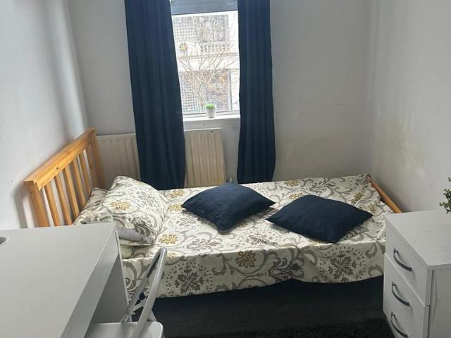 4 bedroom flat share to rent