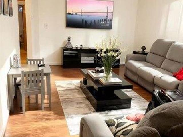 4 bedroom, Floral Park NY 11001 103622301