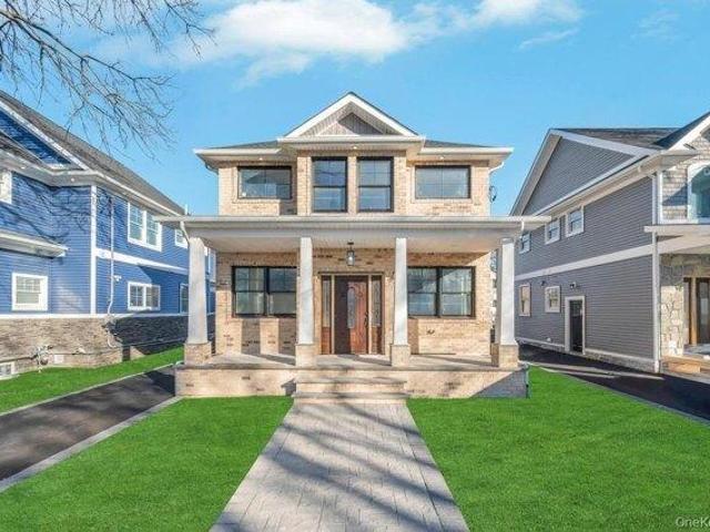 4 bedroom, Floral Park NY 11001 LS101747173