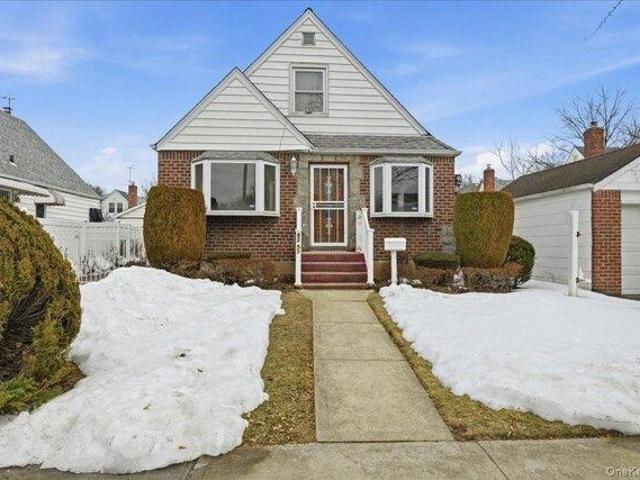 4 bedroom, Floral Park NY 11004 101800341