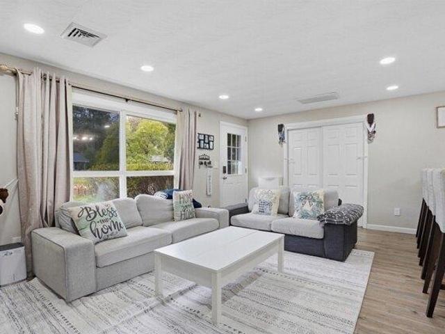 4 bedroom, Framingham MA 01701 LS102479052