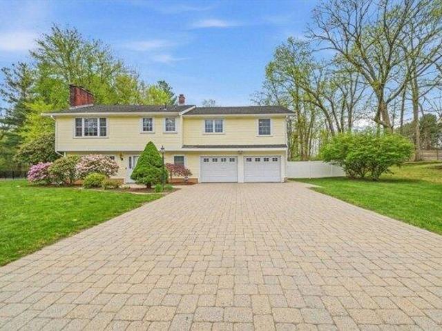 4 bedroom, Framingham MA 01701 LS102595216