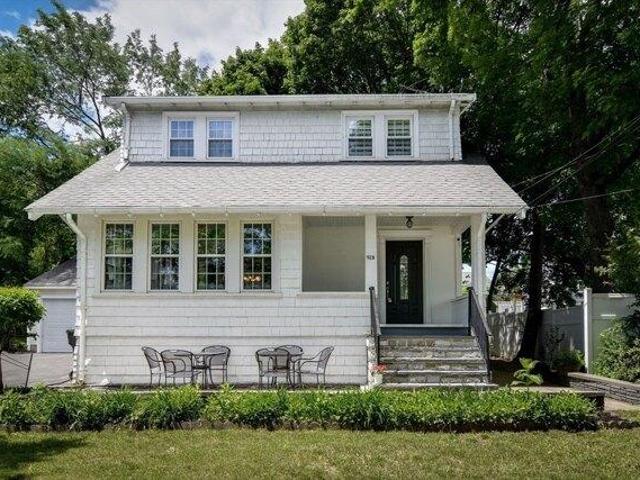 4 bedroom, Framingham MA 01701 LS102959289