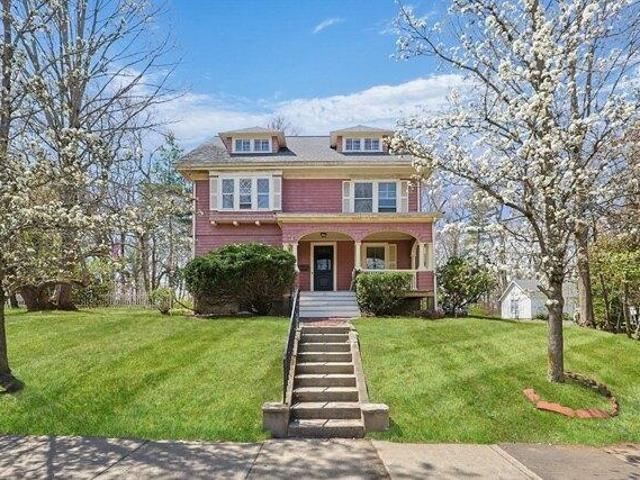 4 bedroom, Framingham MA 01702 102669802