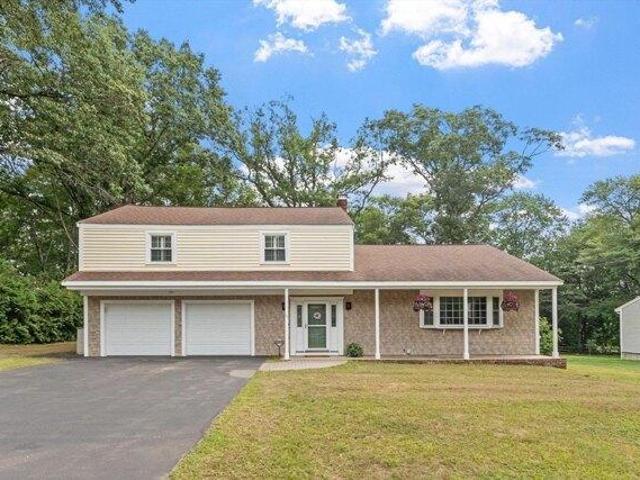 4 bedroom, Framingham MA 01702 104834586