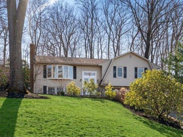 4 bedroom, Framingham MA 01702 LS102670963